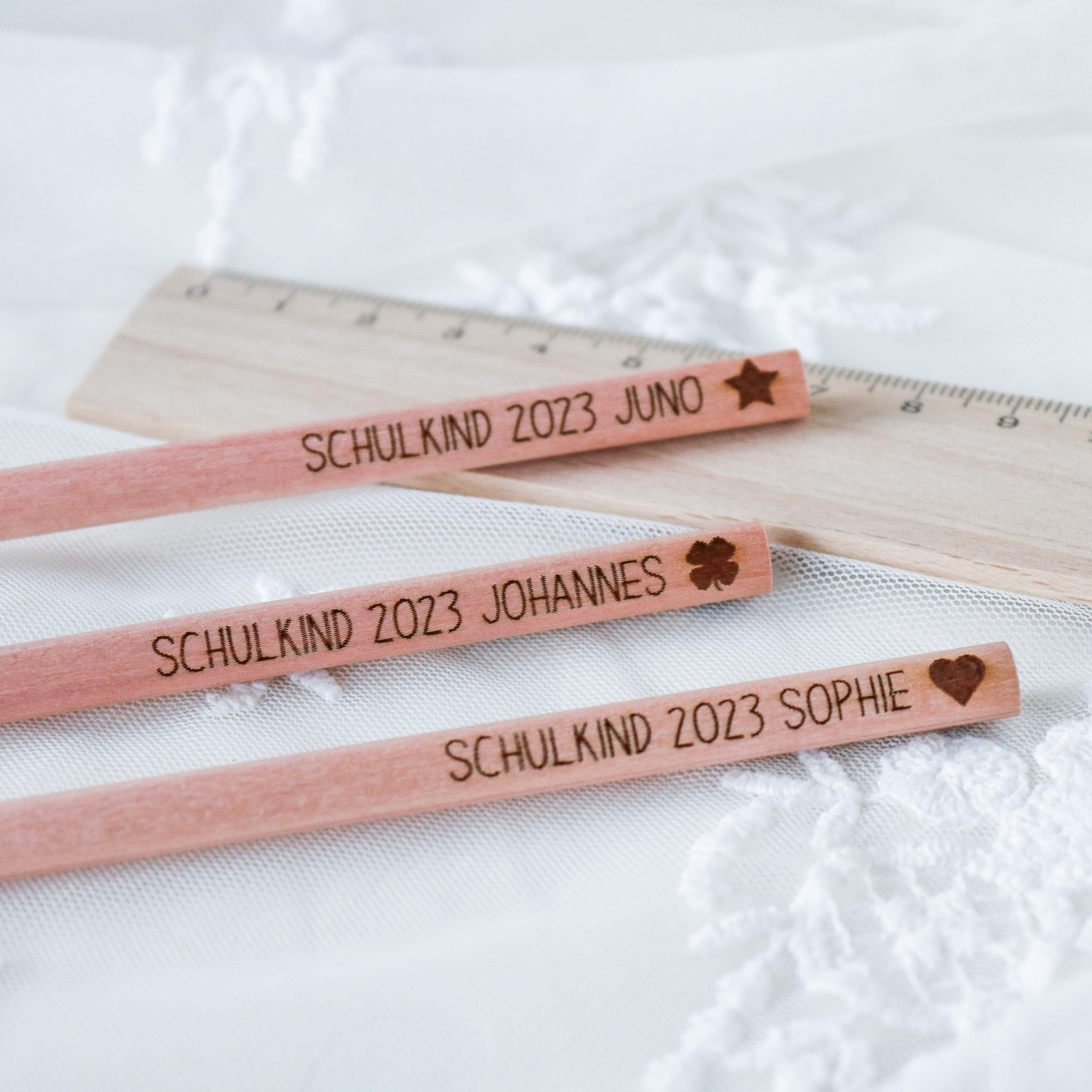 Schulkind 2025 Bleistift personalisiert mit Name - Geschenk Schulanfang, Schultüte ...