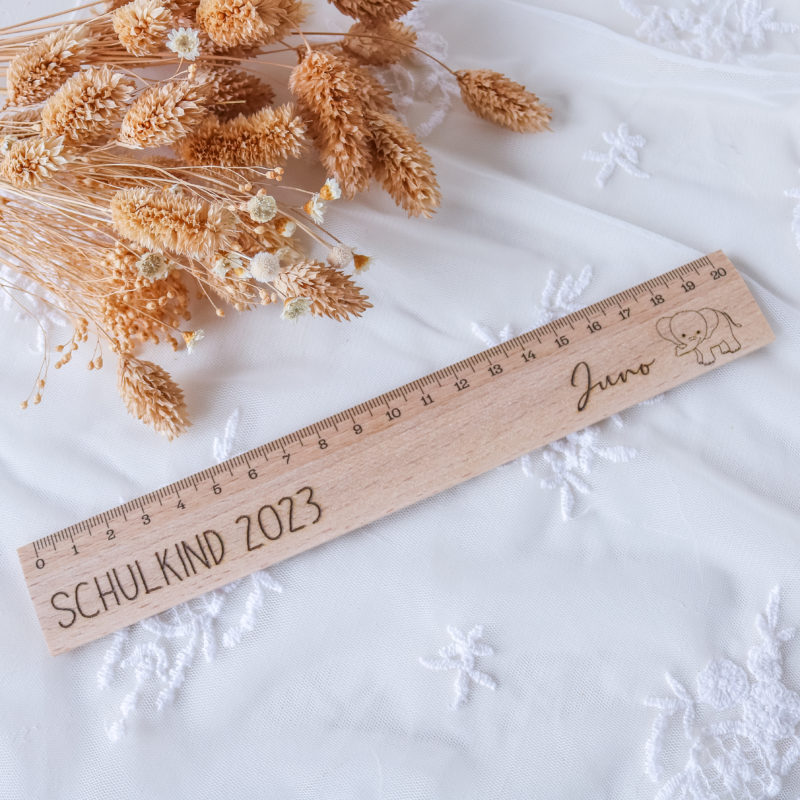 Lineal Holz personalisiert - Geschenk Schulanfang Einschulung 1. Schultag - personalisierbar ...